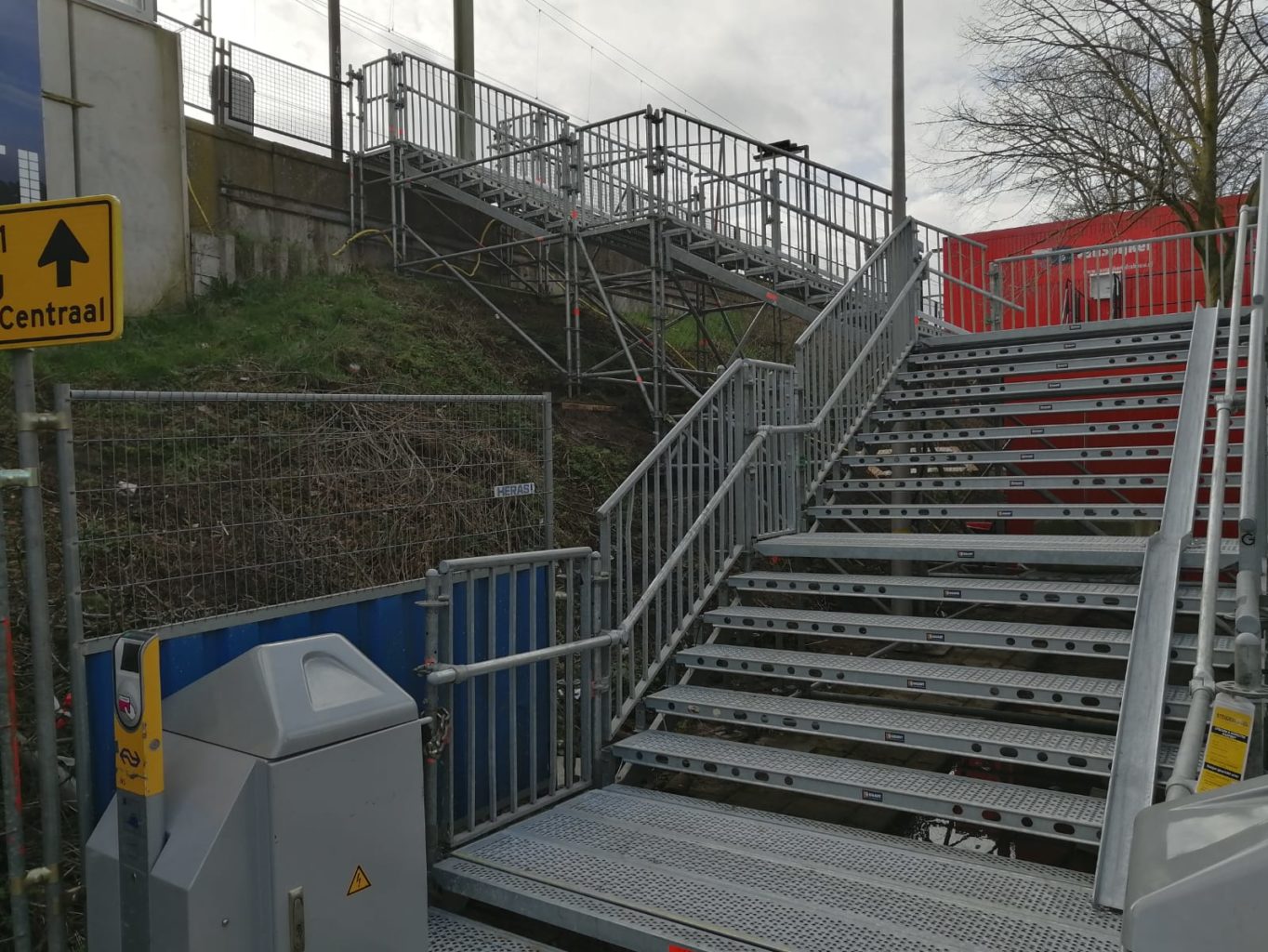 Tijdelijke Trap NS Station - GIGANT Infra